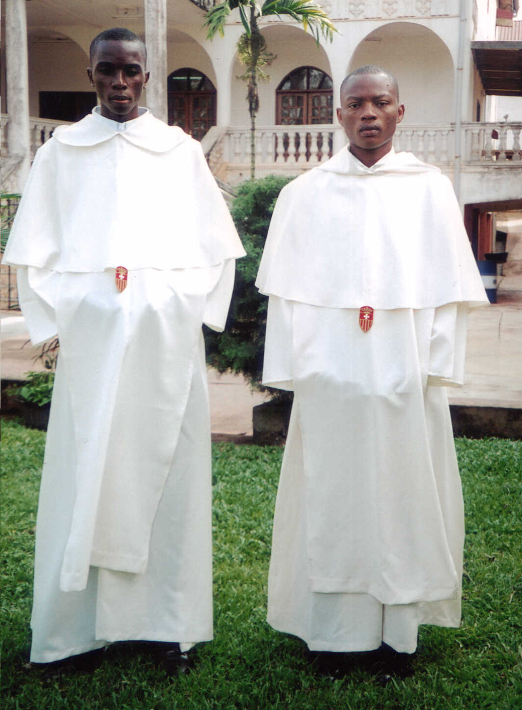 Imaginería religiosa "San Juan de Dios": El hábito Mercedario.