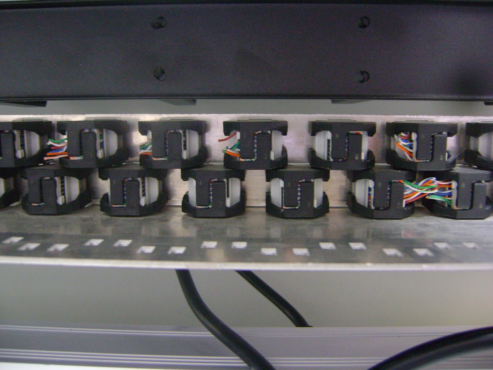 FORMACIÓN PROFESIONAL BÁSICA. Electricidad-Electrónica: MONTAJE DE UN RACK