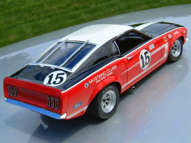 Diecast 1/18: Ford Mustang 1969 BOSS 302 Parnelli Jones #15 Trans-Am par Welly/GMP