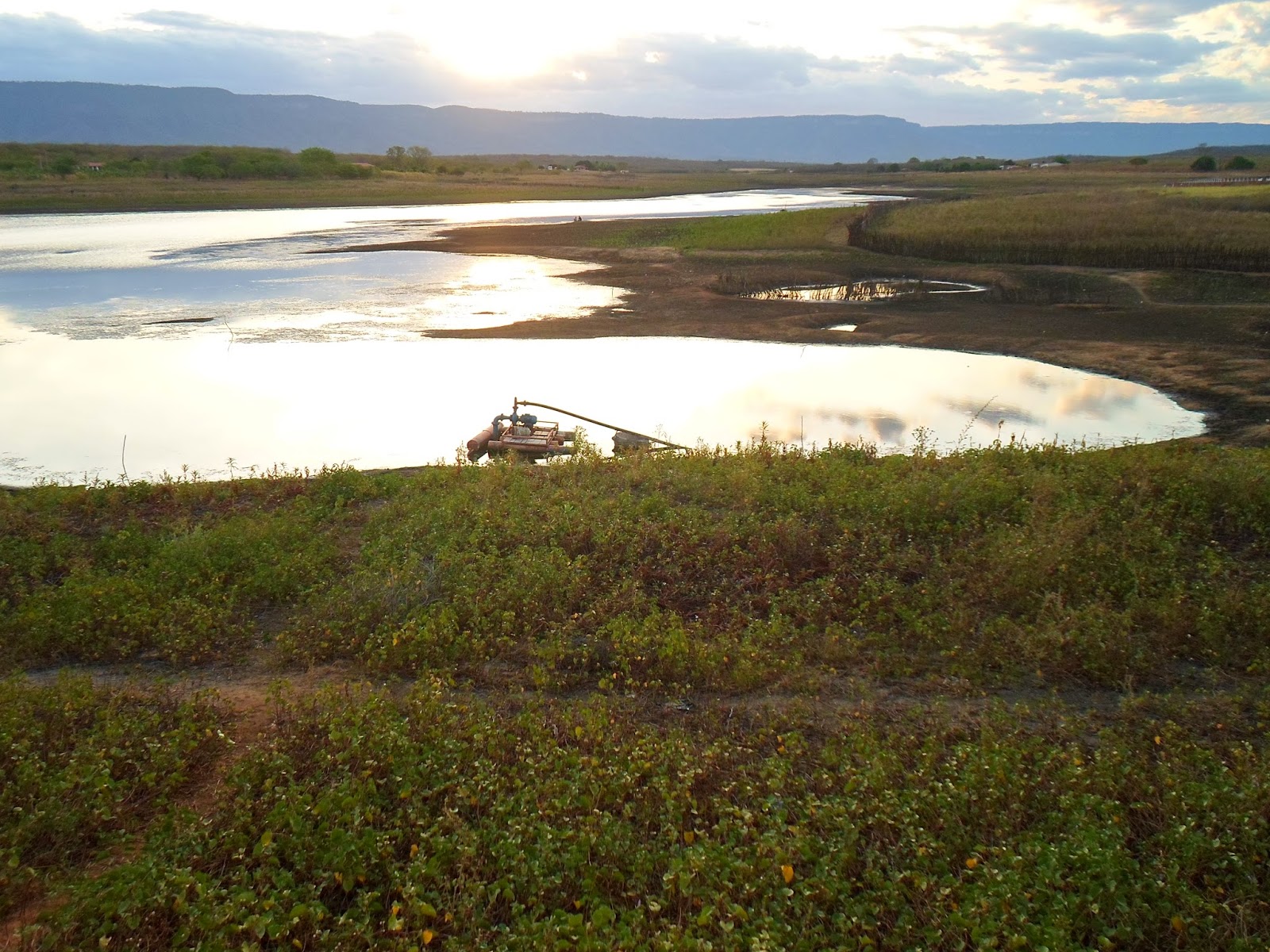Mucambo-ce: Açude que abastece a cidade esta secando.