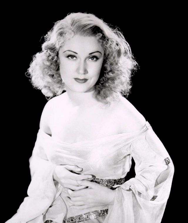 The Queen of Scream - Glamorous Photos of Young Fay Wray in the Late ...