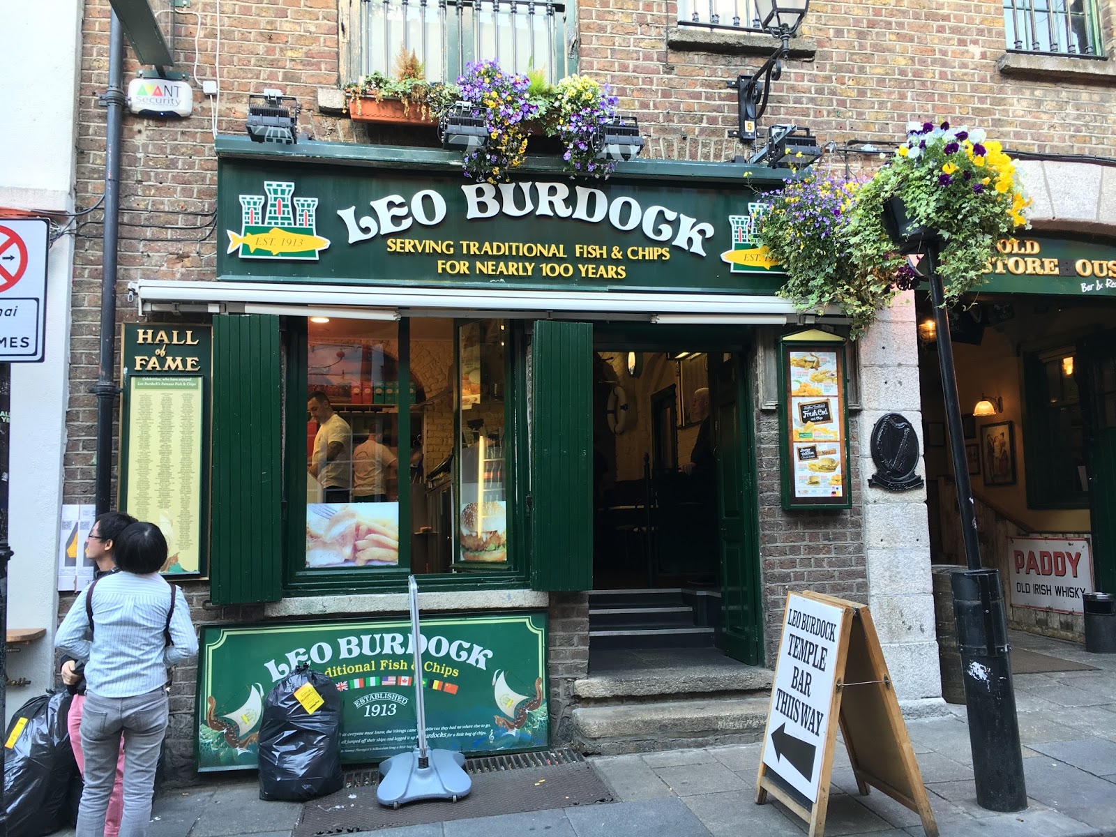 Leo Burdock Traditional Fish & Chips @ Dublin - Simple Life 简单的生活
