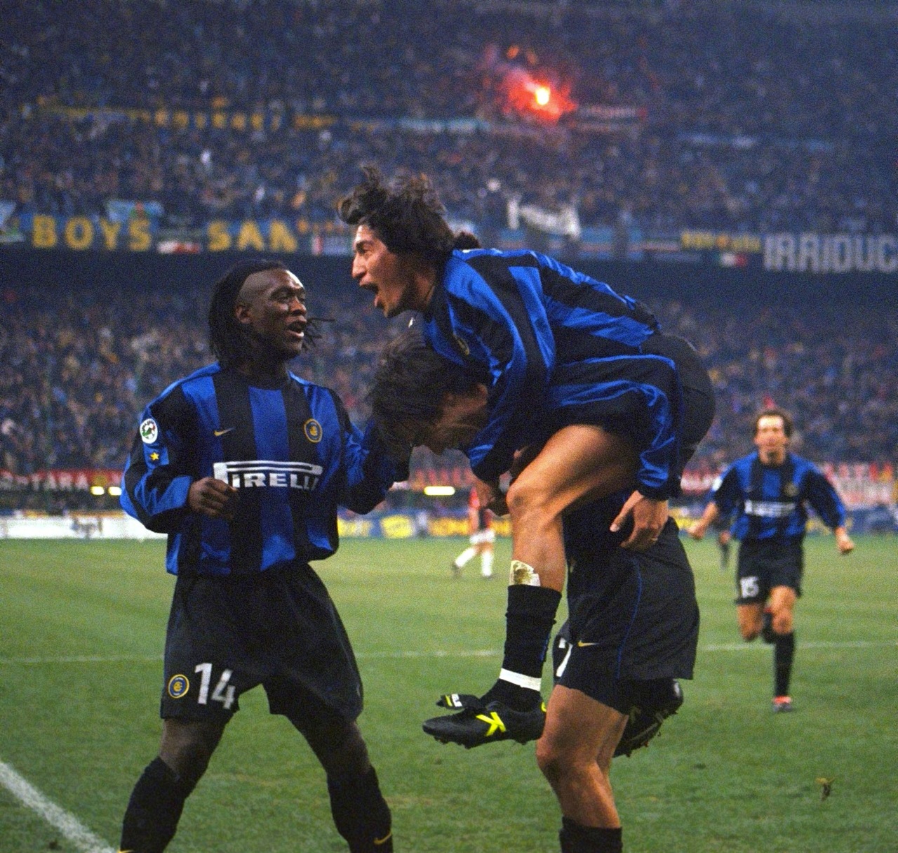 ~ La Beneamata Indonesia ~: IVAN ZAMORANO "INTER Legend dengan nomor ...