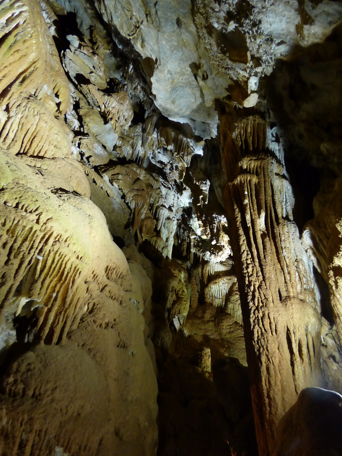 Geotripper: How Does a Pristine Cavern Look? Black Chasm Provides a Clue