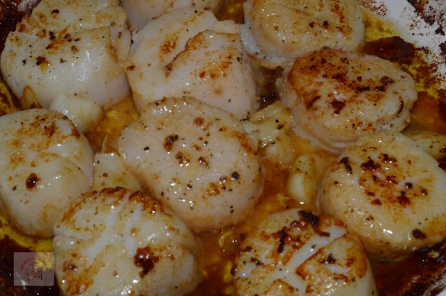 Scoici Saint Jacques sotate in unt - CAIETUL CU RETETE