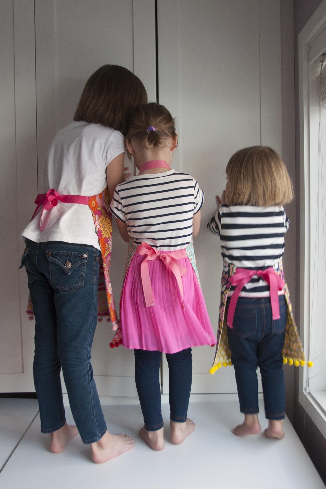 Aesthetic Nest: Sewing: Child's Reversible Fat Quarter Apron (Tutorial ...