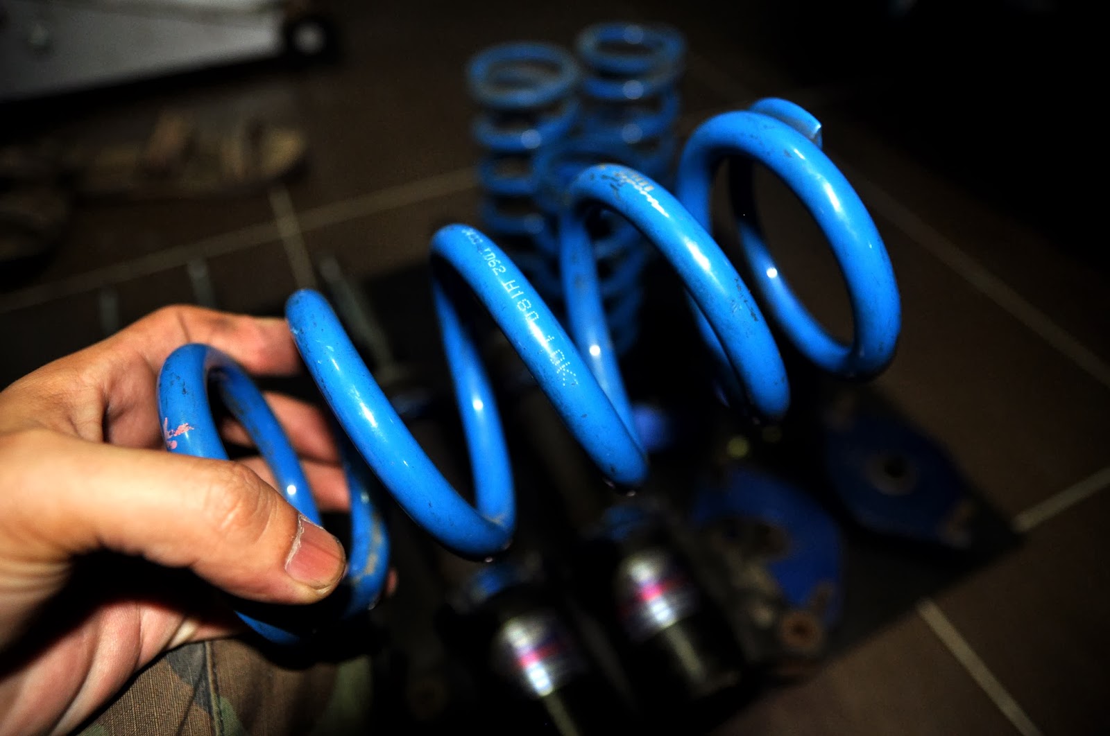 4G93T: suspension system inverted monotube