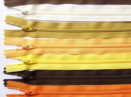 Giveaway DAY - Zip it Zippers! - MADE EVERYDAY