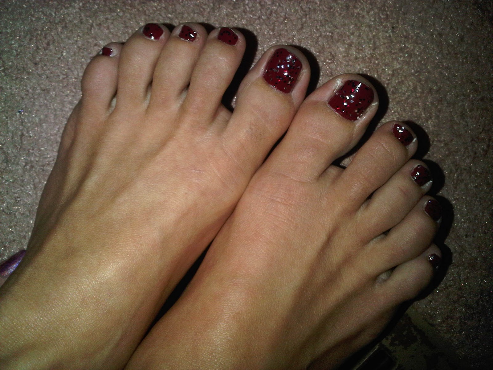 Majnooni Beauty: Creepy Feet : Size Matters, Shuffle The Deck ;)