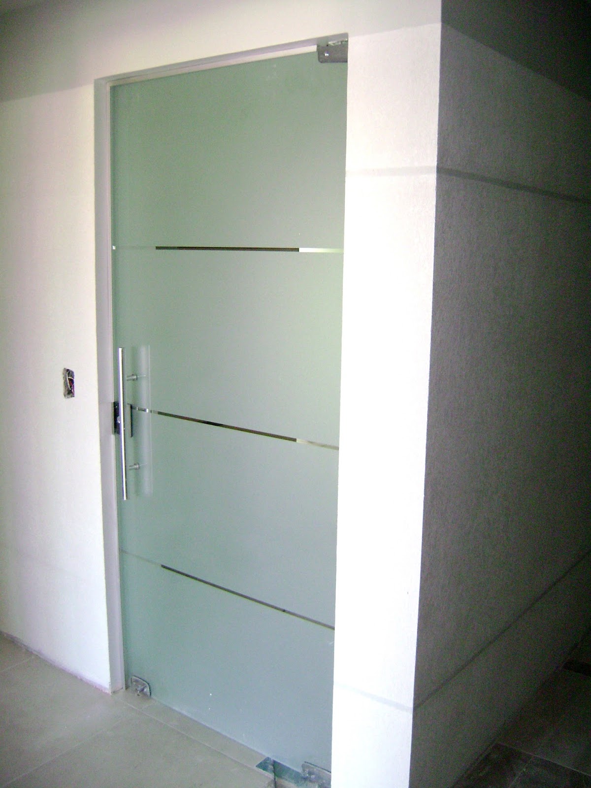 MULTIBOX VIDROS TEMPERADOS (54) 3228 60 57: Porta em vidro temperado ...