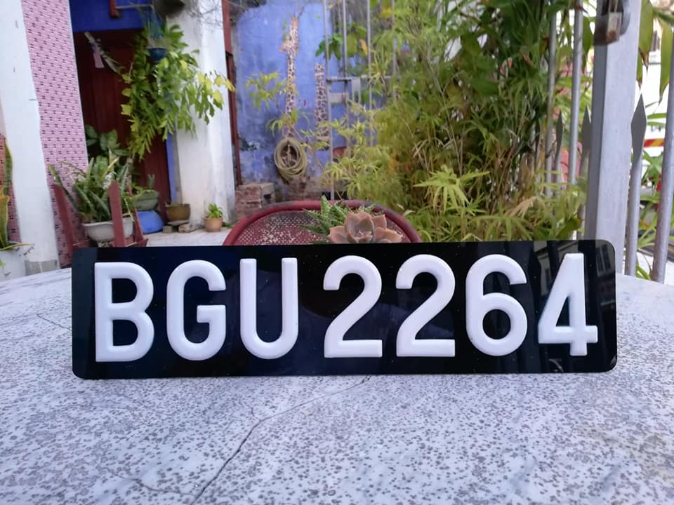 Andreas Harsono: Tentang Plat Mobil di Malaysia