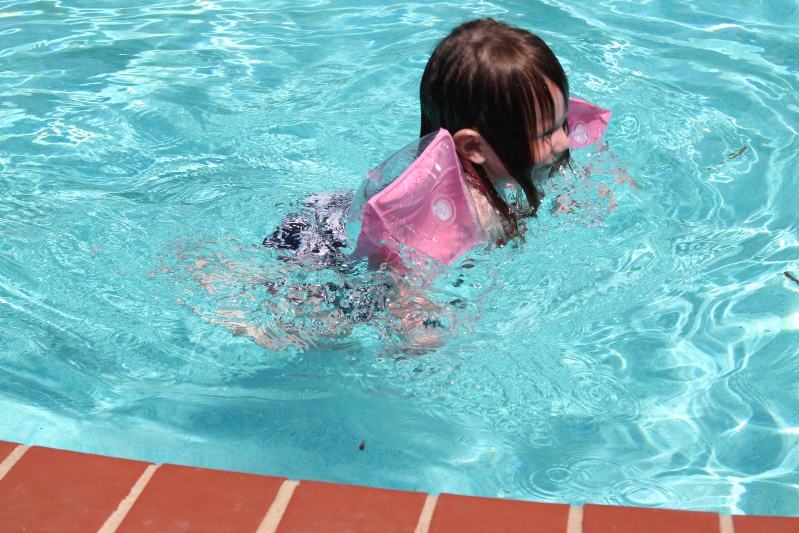 Mojoy: Swimming in April!