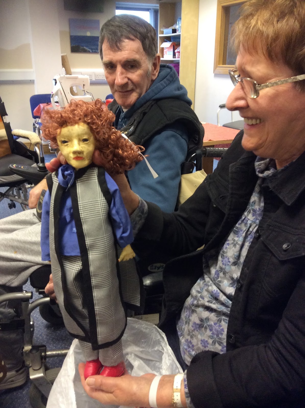 Life Outside The Box Puppet Project: The background to making the puppets