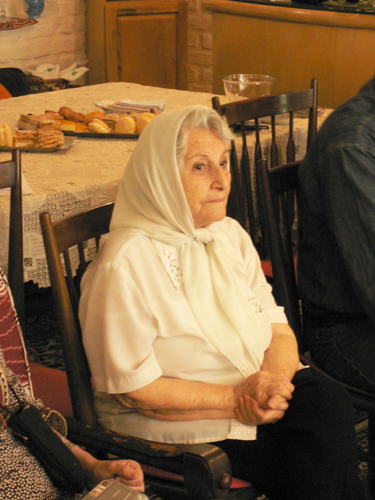 Red Horse Down: Post #232 - Monarchs and Mullahs