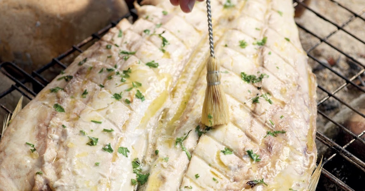 Kookkuns: Hoe om ’n heel vis oop te braai – deur Jan Braai