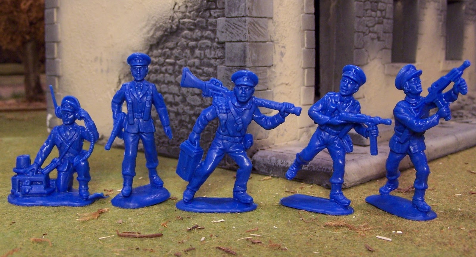 WWII Plastic Toy Soldiers: Introducing the Italian Air Force