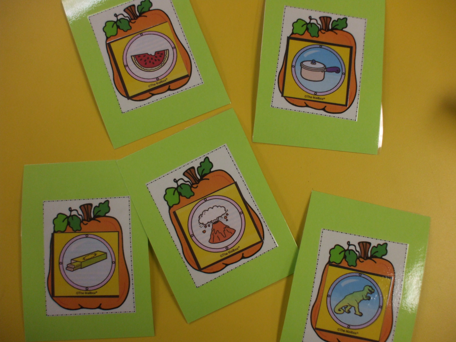 Mrs. Huff's Kinderblog: Literacy/Math Stations