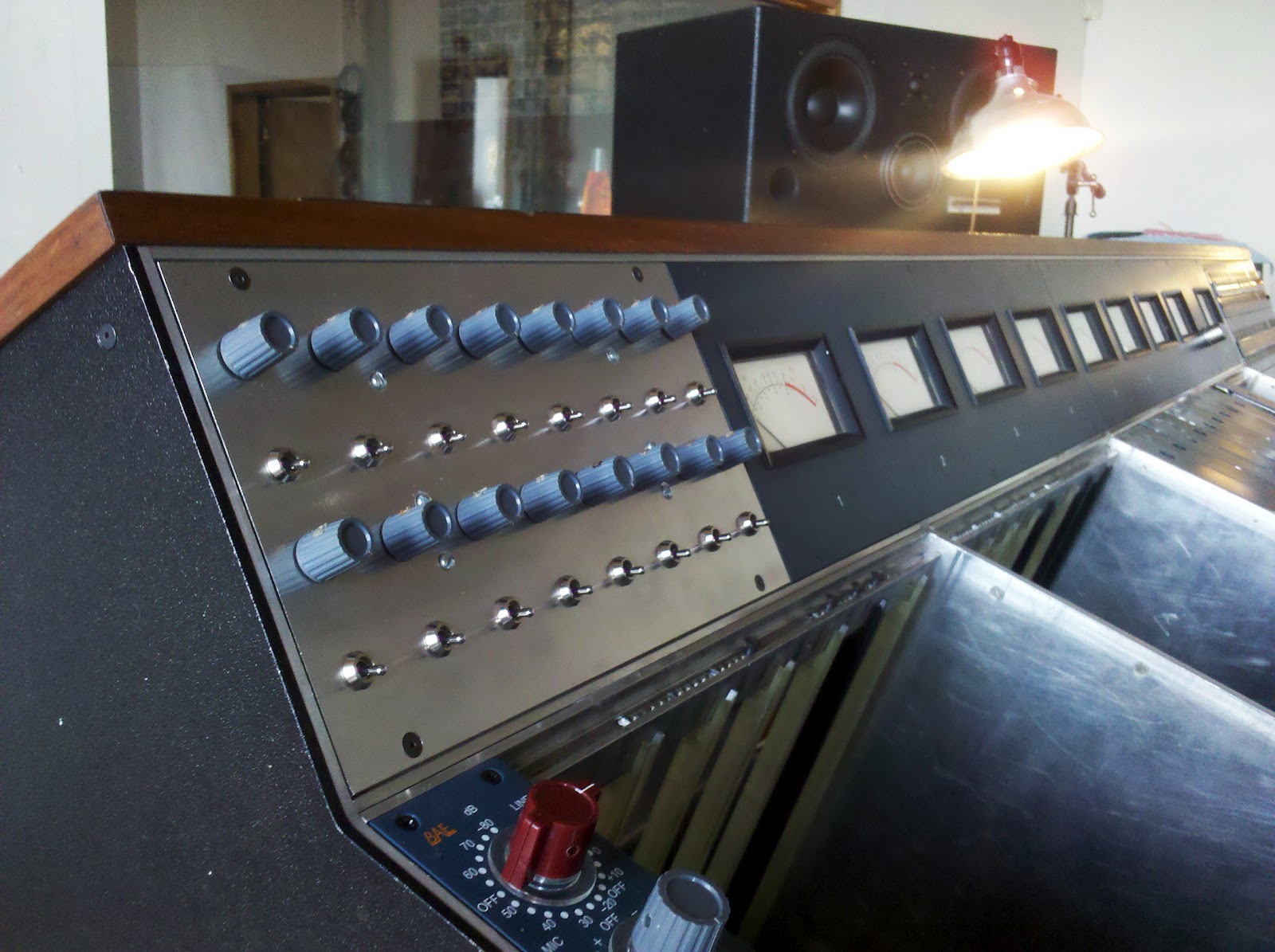 R.A.D. NYC Tech Blog: Vibromonk Records Custom Neve 8014