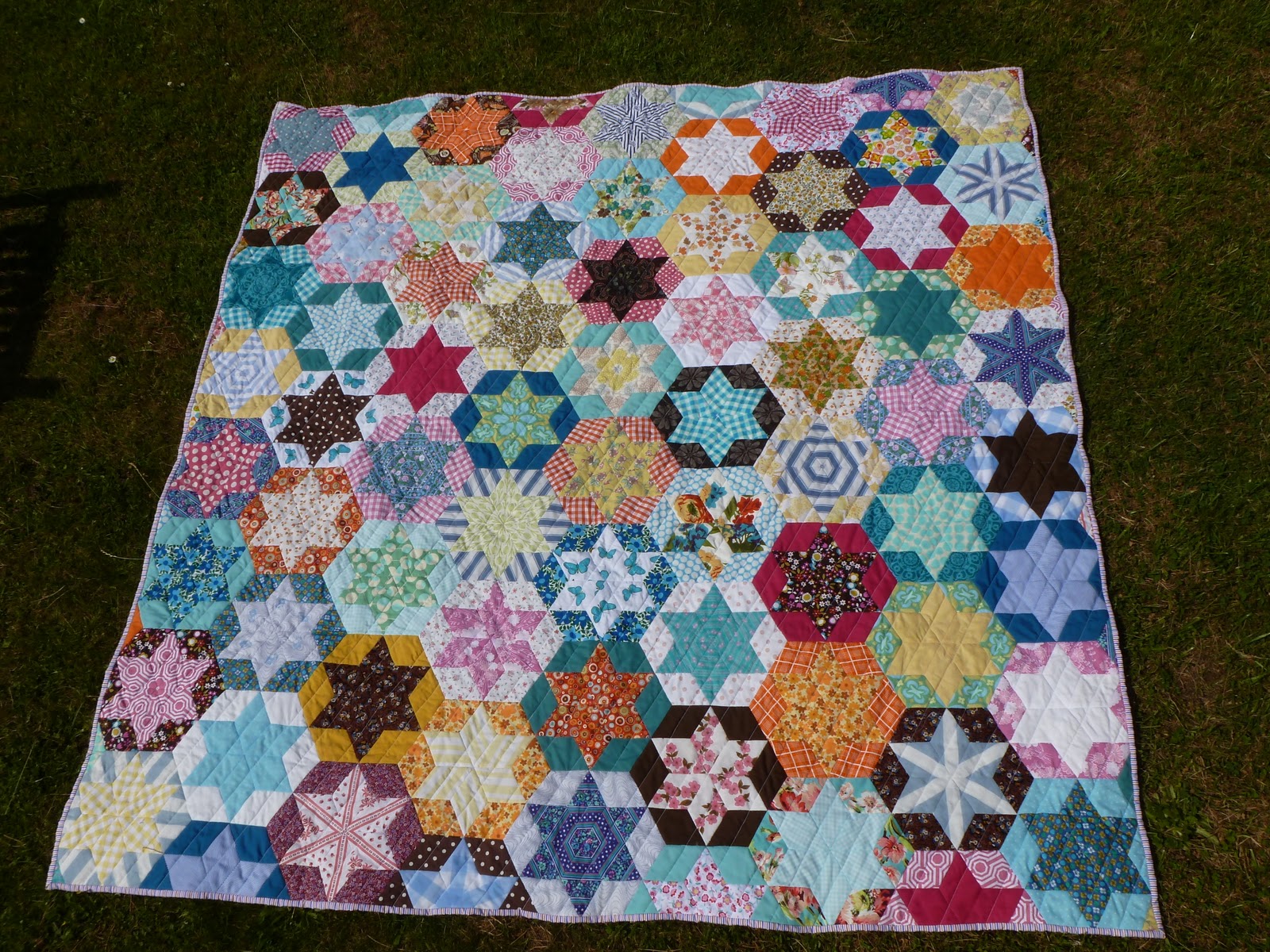 Quilt Story: AMAZING paper pieced quilt from Selfsewn life...