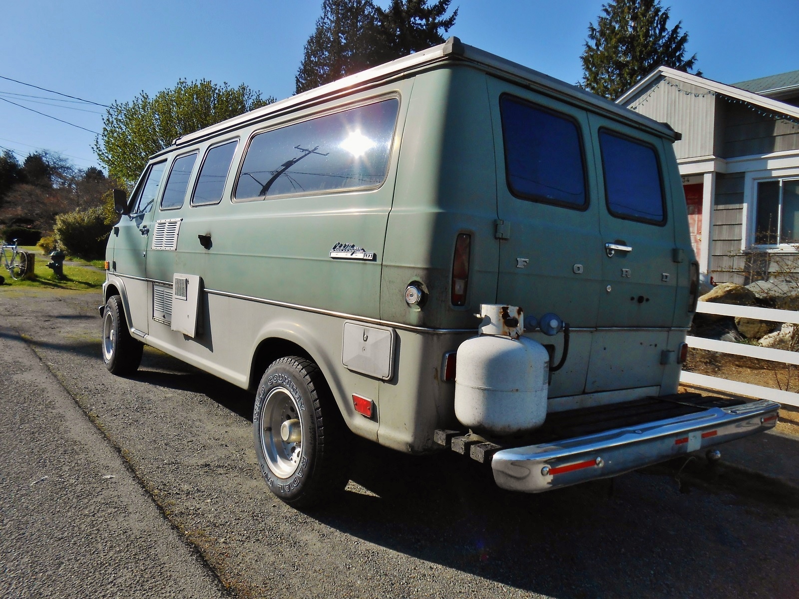 Seattle's Parked Cars: 1969 Ford Econoline Club Wagon