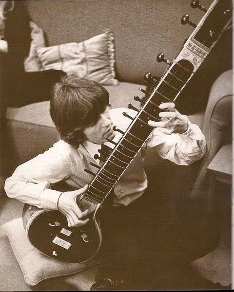 Las Canciones Hindúes de The Beatles y Su Impacto En la Sociedad Musical;