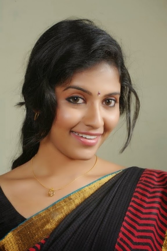 cinemesh: Actress Anjali Beautiful In Saree Photos