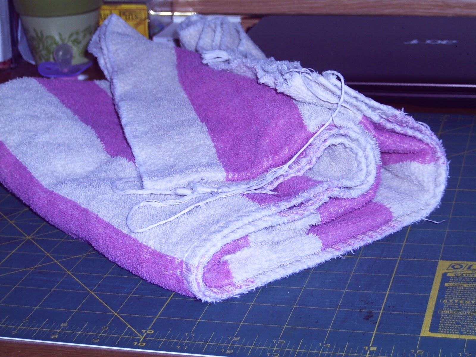 From Head To Fabric: Tutorial: Extending the Life of Old Towels From Head To Fabric: Tutorial: Extending the Life of Old Towels