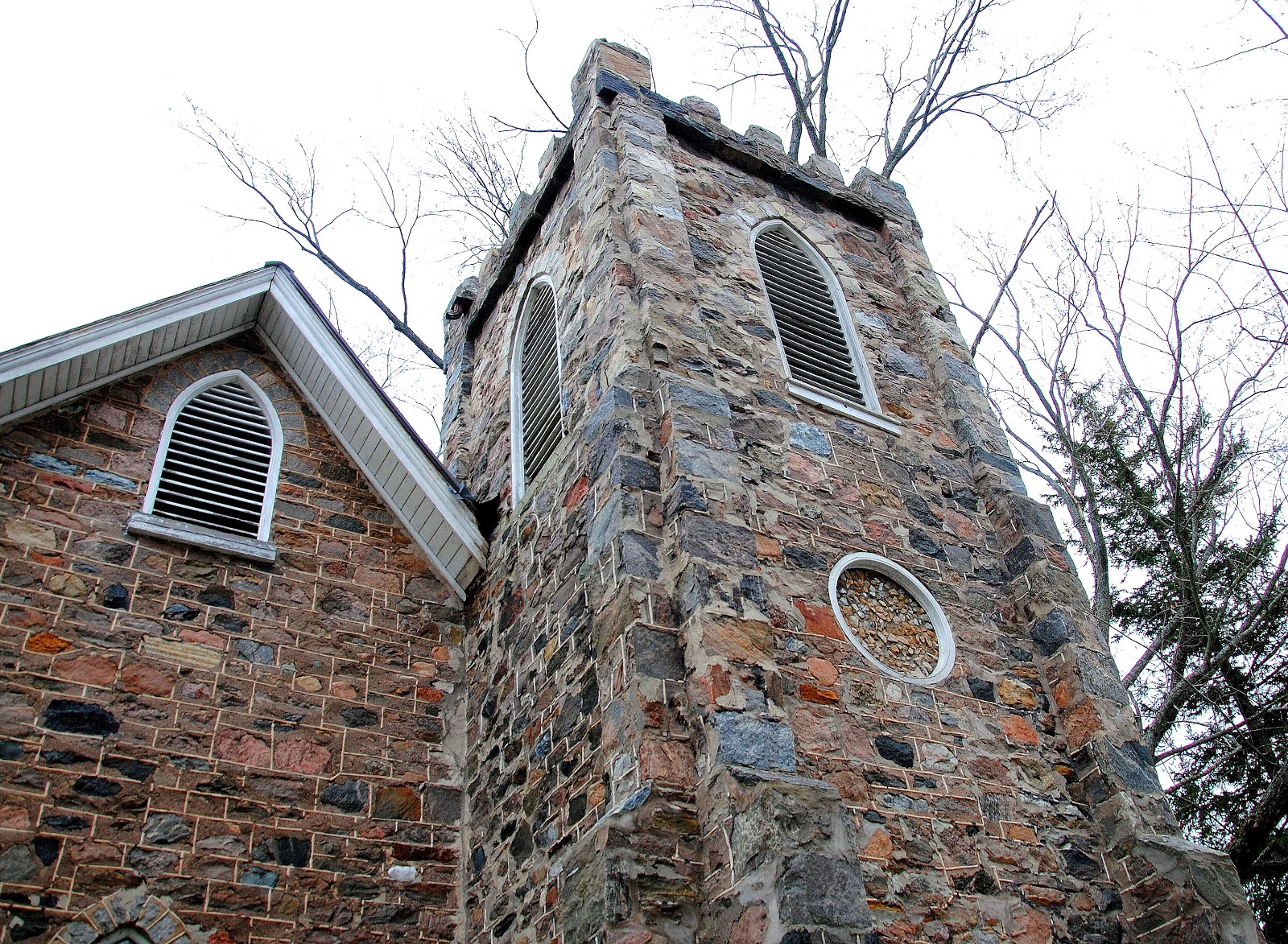 Camera on King & Aurora : Kettleby landmark