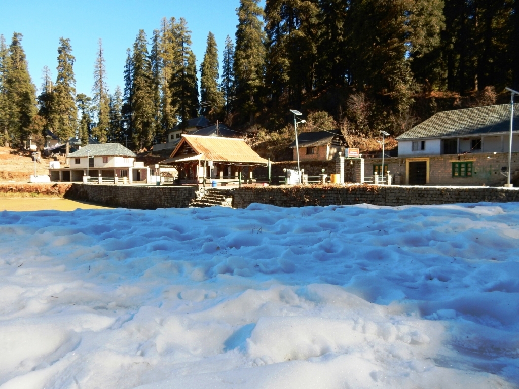 Dreams of Kailash (Travel Lover): Trek to Kamrunag Lake, Rohanda