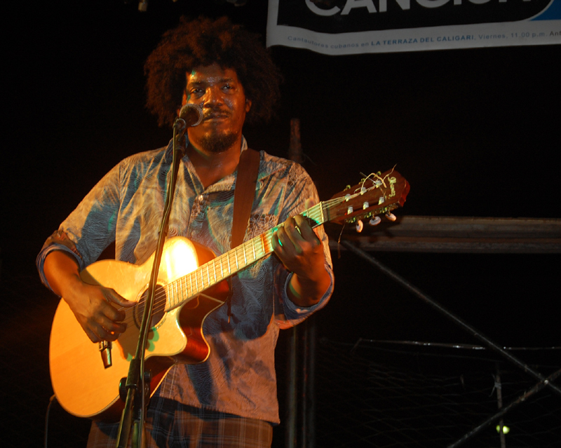 Romerías de Mayo: Roly Berrío: Solo canciones en Holguín