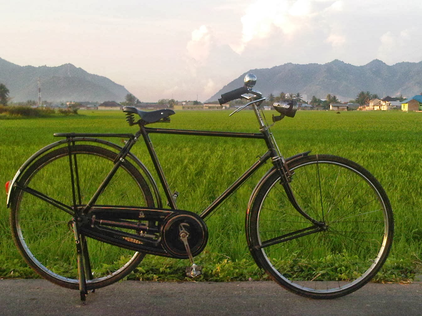 Tuha Harimaoduha: Onainö... Ami Li Moroi ba Gö: Humber Sepeda Onthel ...