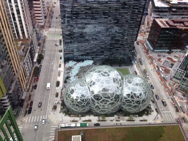 Jungle Red Writers: The Secrets of Amazon HQ