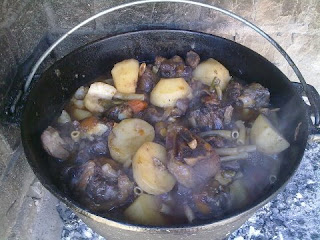 In en om die huis: Skenkel en oxtail potjie: