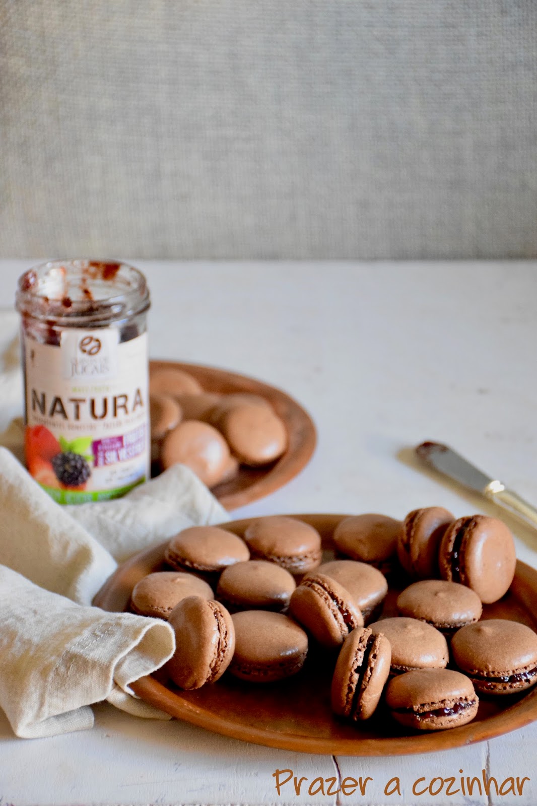 PRAZER A COZINHAR: Macarons de chocolate com doce de frutos silvestres