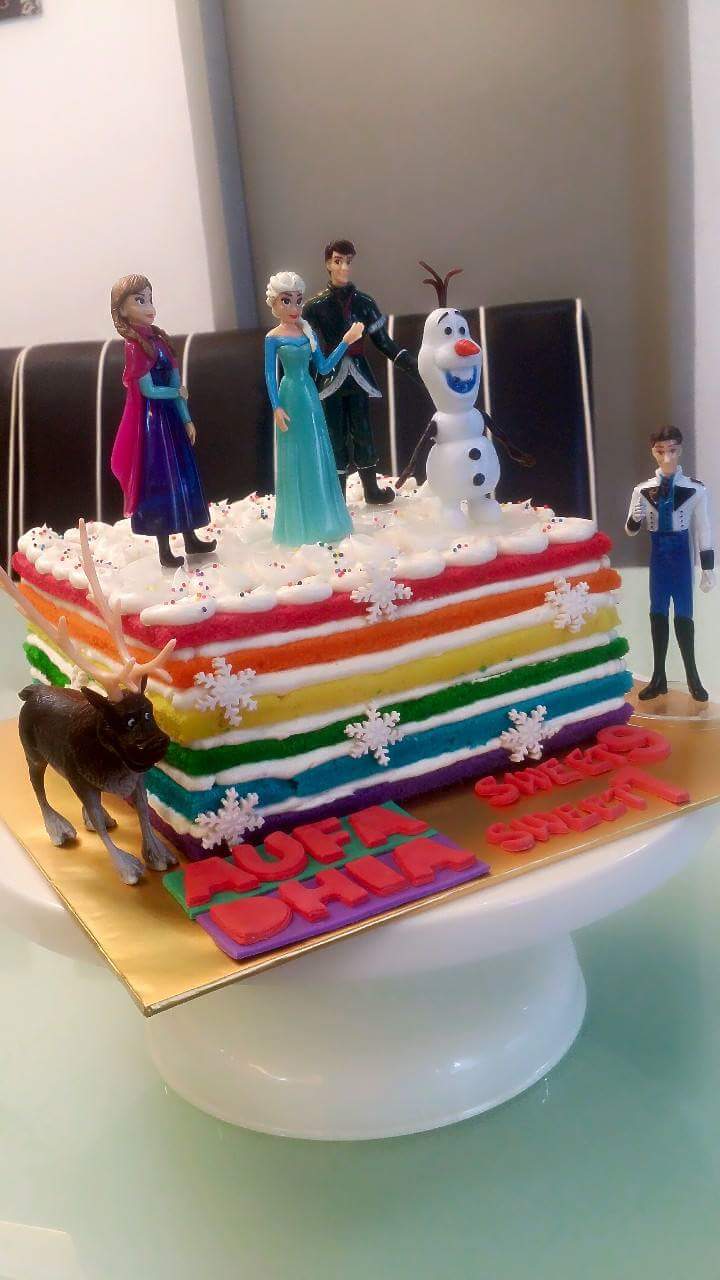 Zielicious Homemade Cakes: Kek Frozen - Homemade cake untuk tempahan ...