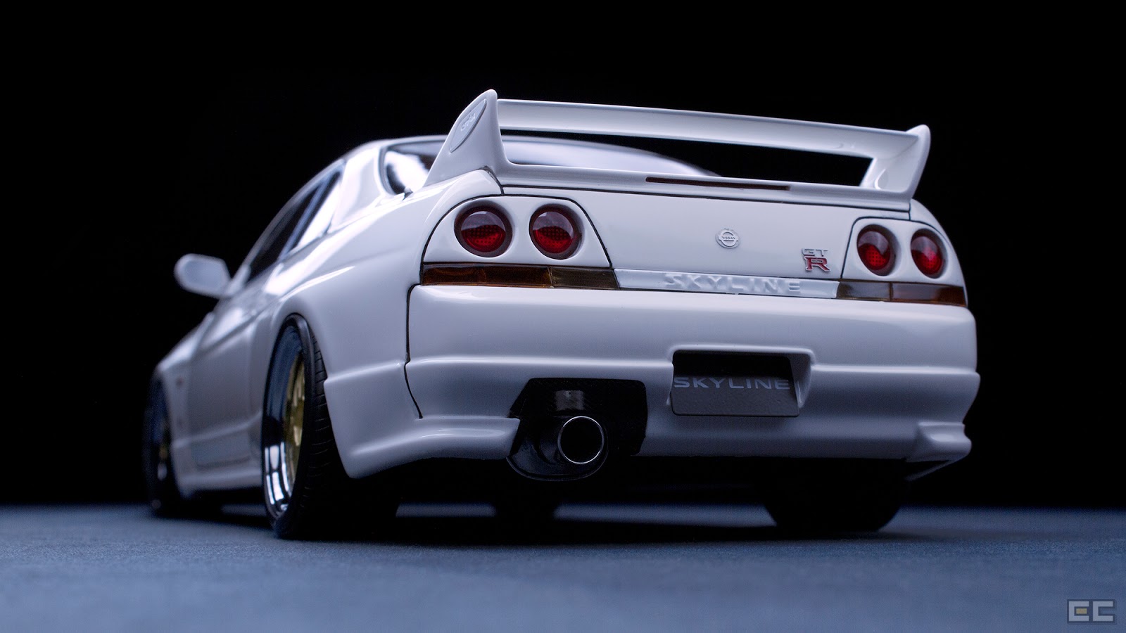 Epic Collage : [Photo] Ignition 1/18 - Nissan Skyline R33 GTR (white)