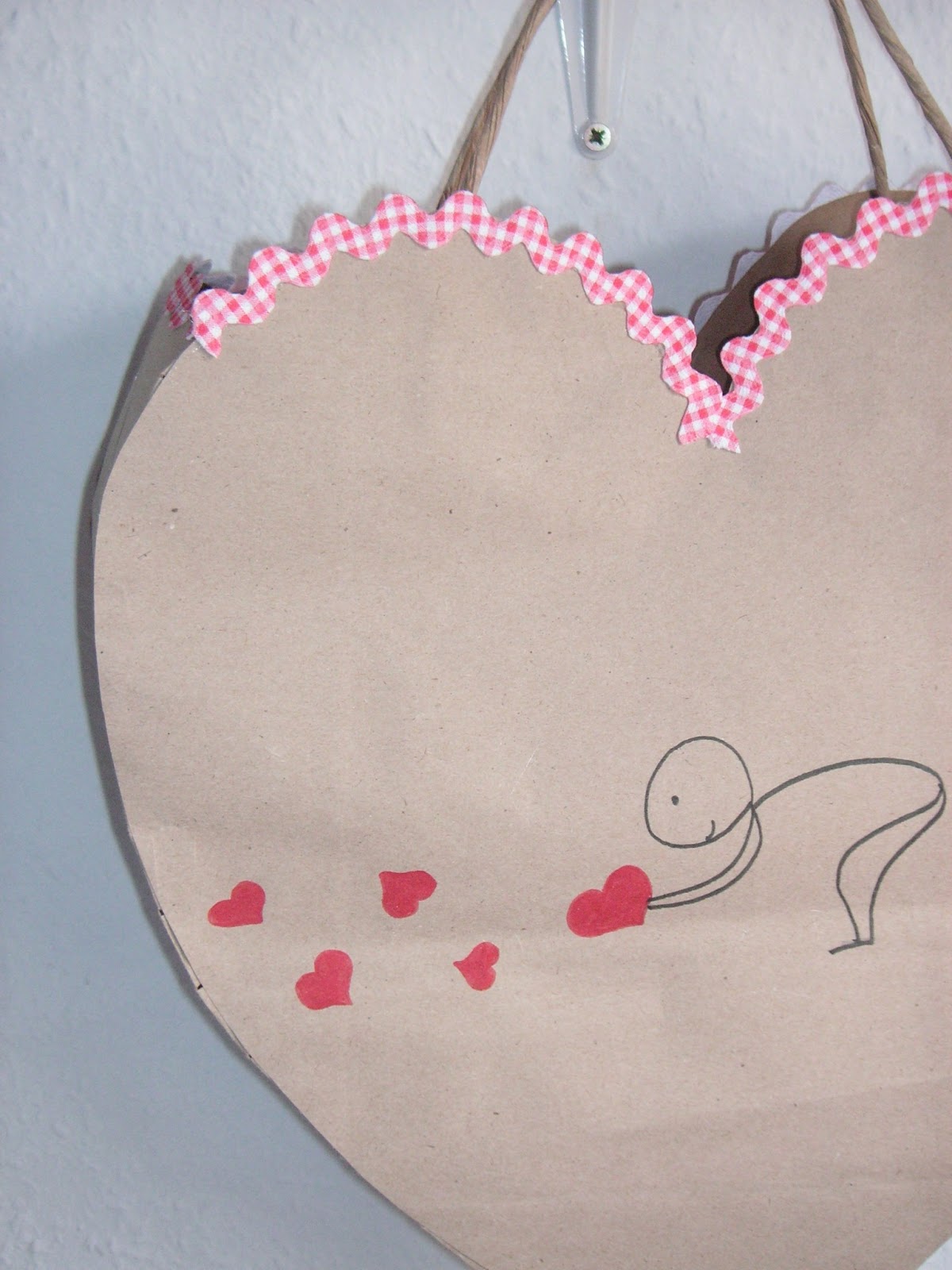 Con cabeza y manos: Corazón de papel