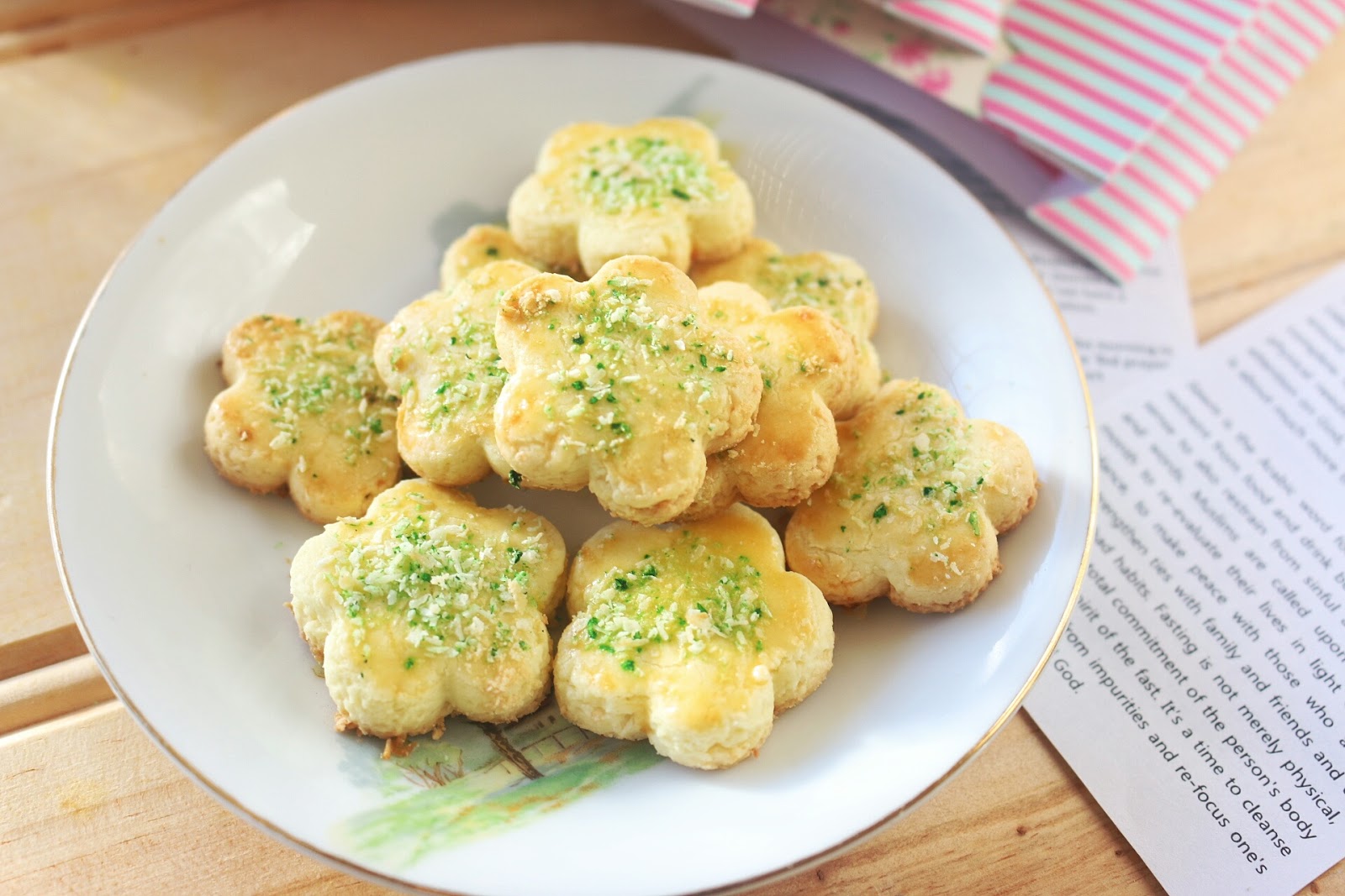 mamadee's kitchen: Biskut kelapa delima