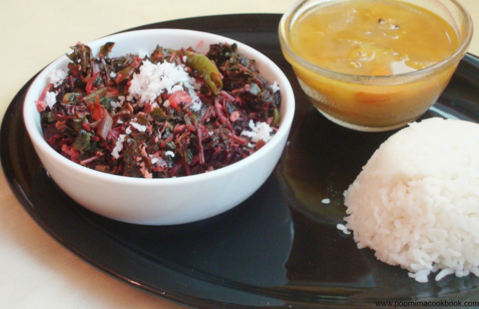 Poornima's Cook Book: Red Amaranth Leaves Stir Fry / Mullai Keerai Poriyal