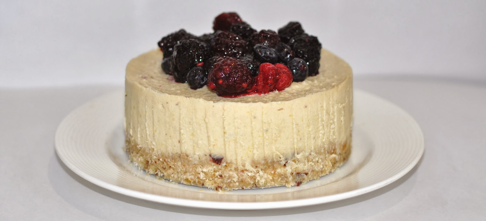 YogiLatte: Raw Cake Attempt #1 - Pineapple Coconut