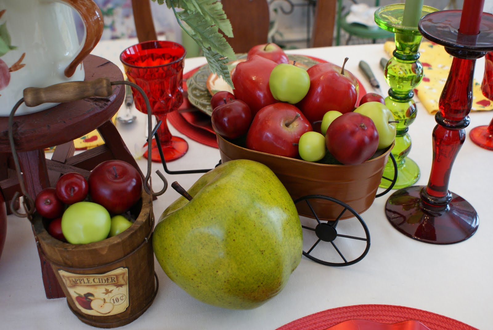 TEA IN TEXAS: Red Apples, Green Apples, and Apple Cider