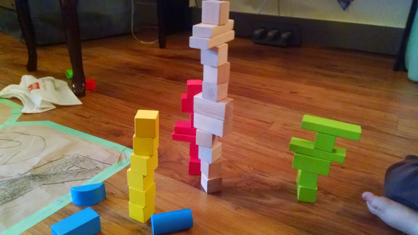 From Scratch Mom: Learning Colours with Towers
