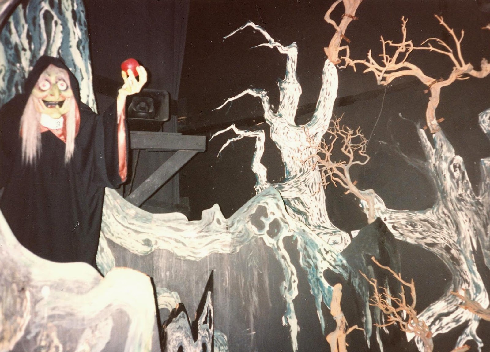 Passport to Dreams Old & New: Through the Forest: Snow White's Adventures