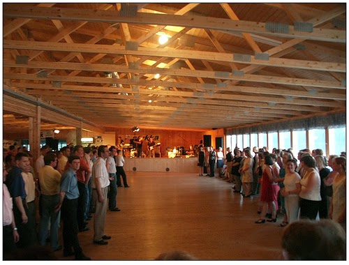 Maarakennus koneita.: Tanssilava / Lavatanssit