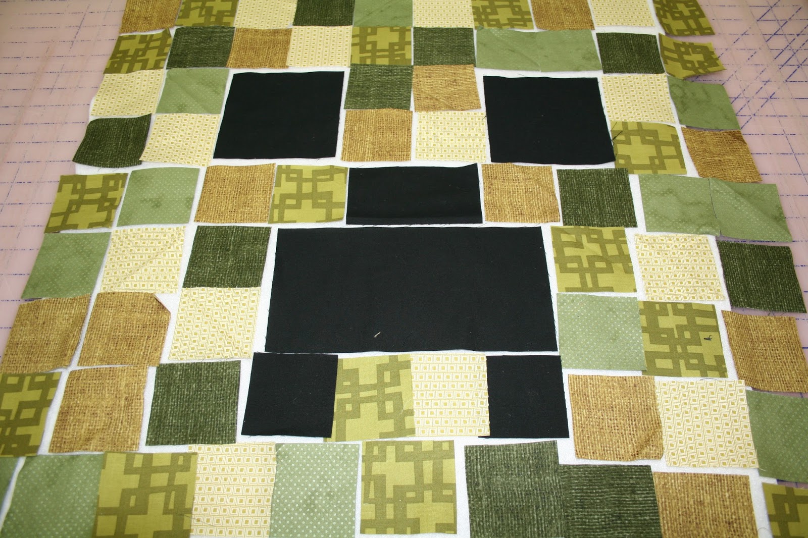 THE QUILT BARN: Minecraft Creeper Pillow Tutorial