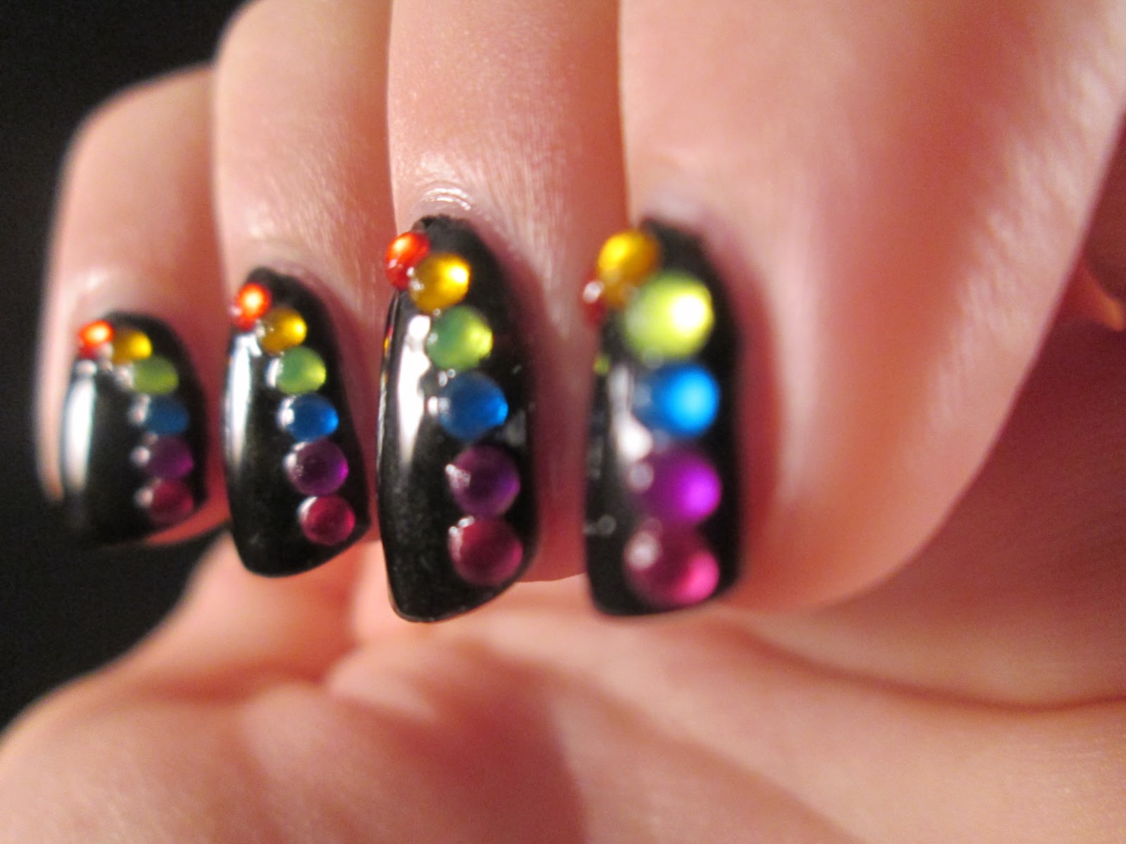 PiggieLuv: Rainbow rhinestones nail art