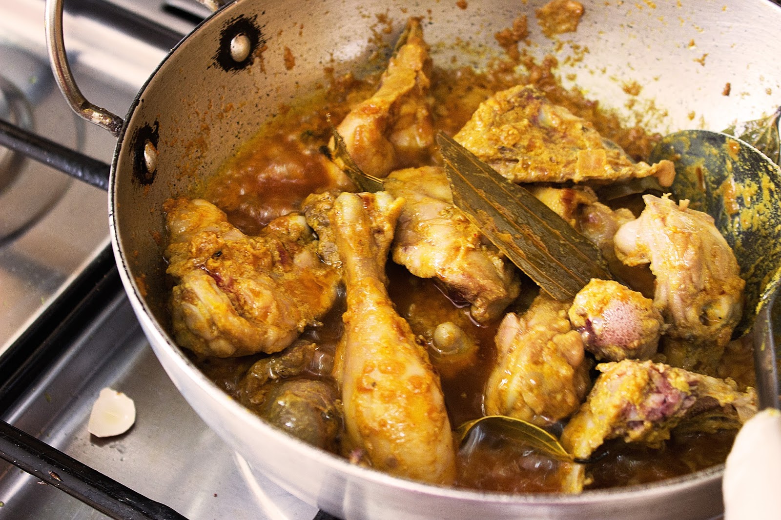 Doi Murgi / Dahi Chicken / Chicken in smooth Yogurt Sauce