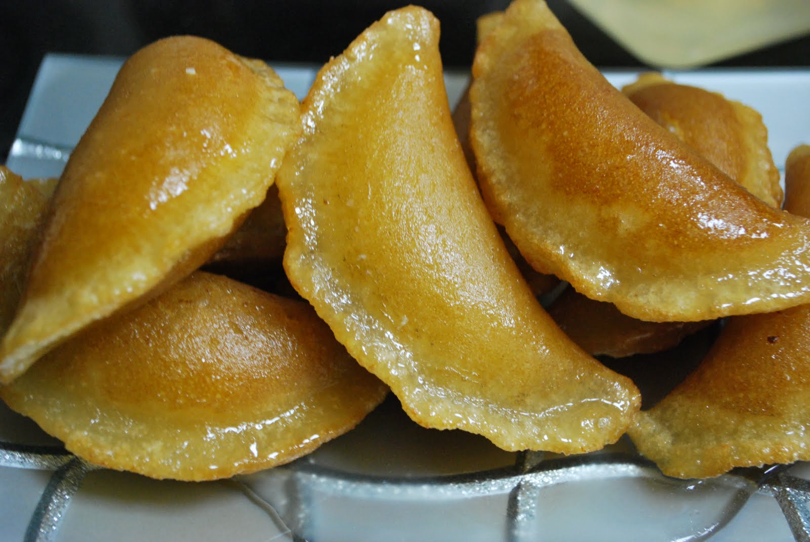 Red Panda Bakes: Qatayef | قطايف