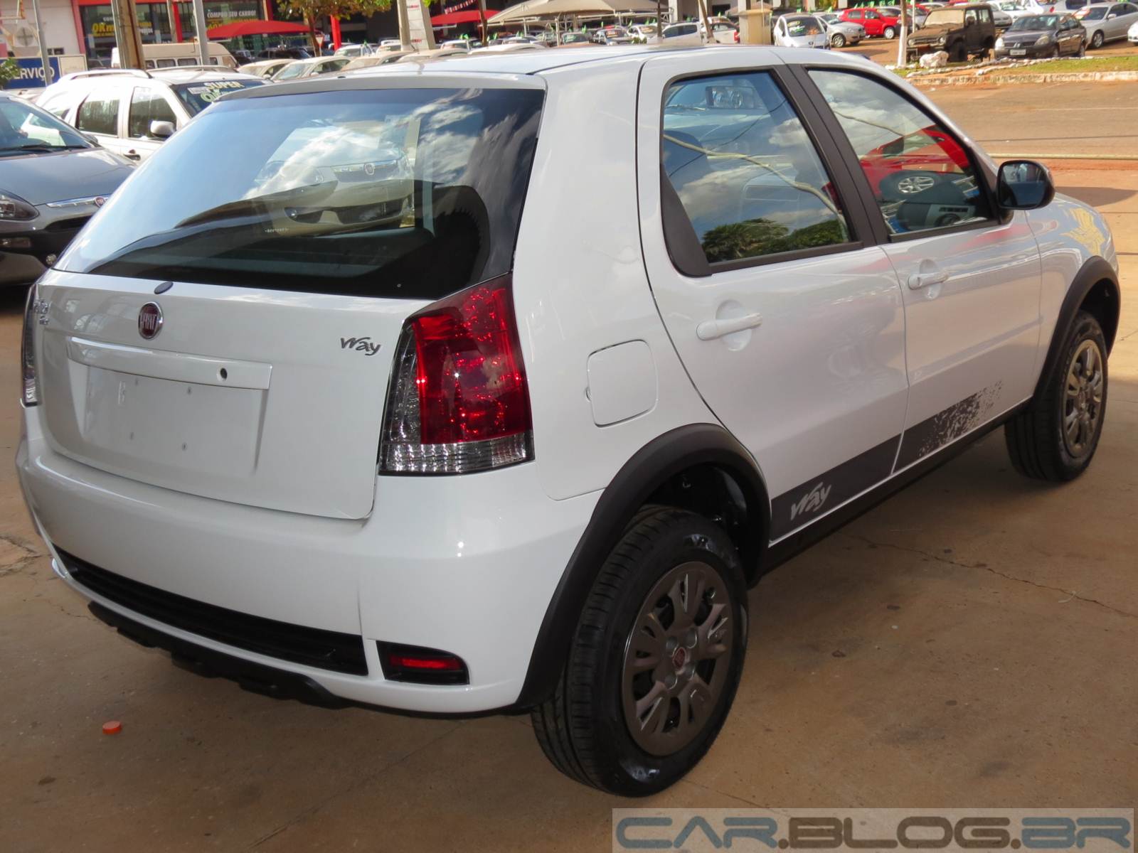Novo Fiat Palio Fire Way: fotos e vídeo da versão básica | CAR.BLOG.BR
