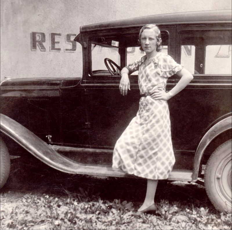 14 Vintage Photos That Remind You of Bonnie Parker | Vintage News Daily